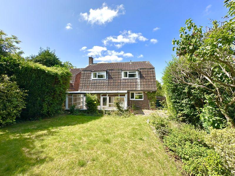 Walnut Close, Epsom 3 bed property - £750,000