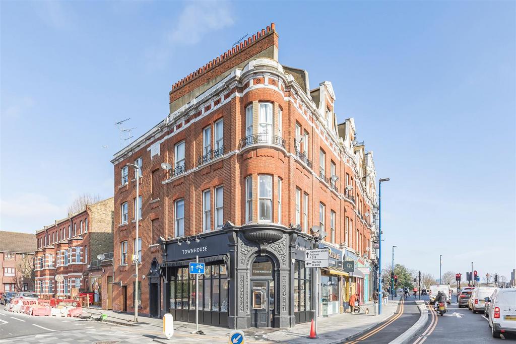 Putney High Street, Putney 2 bed flat - £500,000