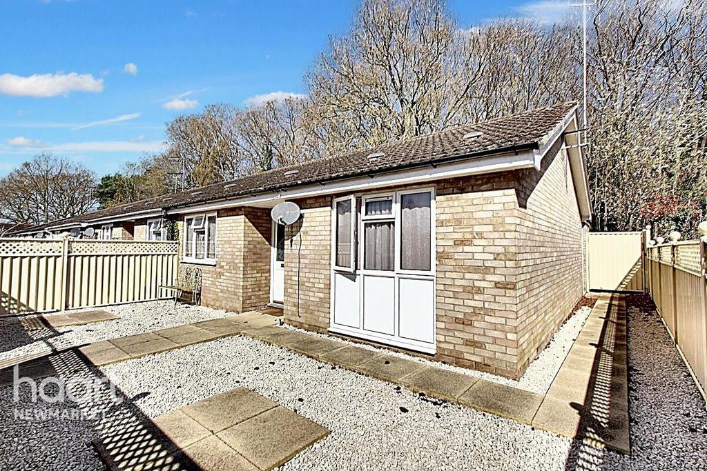 Lime Close, Mildenhall 2 bed semi-detached bungalow for sale - £220,000
