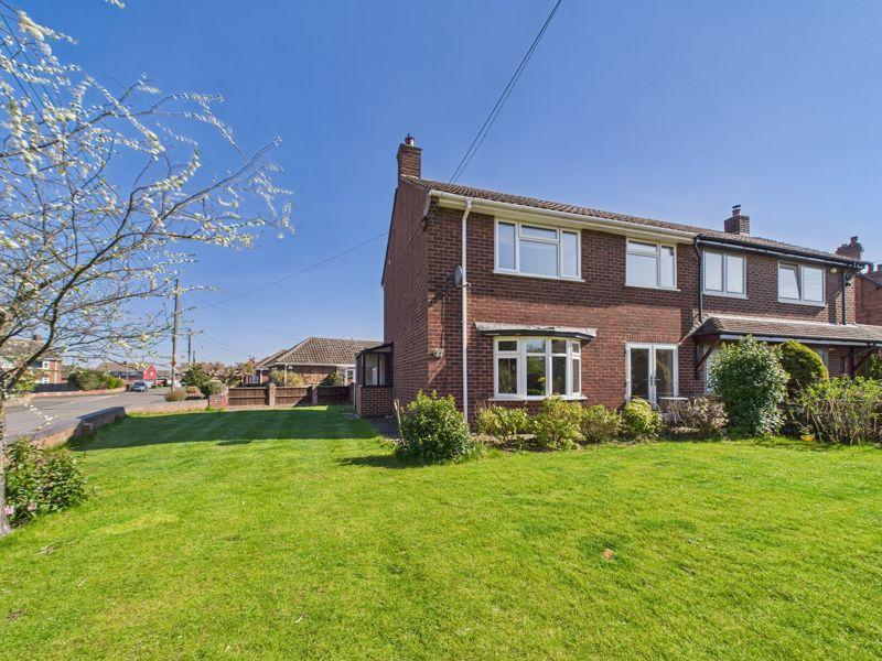 Muxton Lane, Telford TF2 3 bed semi-detached house for sale - £249,000