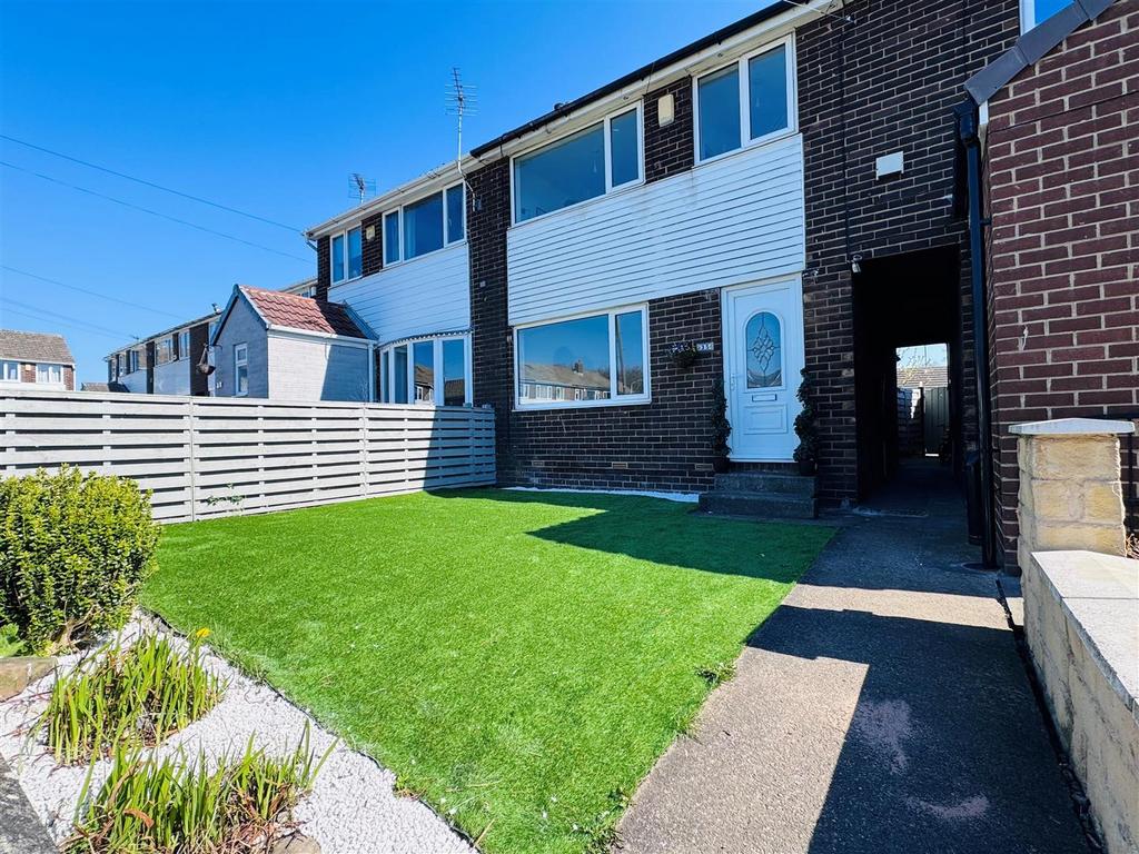 Westgate Court, Lofthouse WF3 4 bed terraced house - £1,200 pcm (£277 pw)