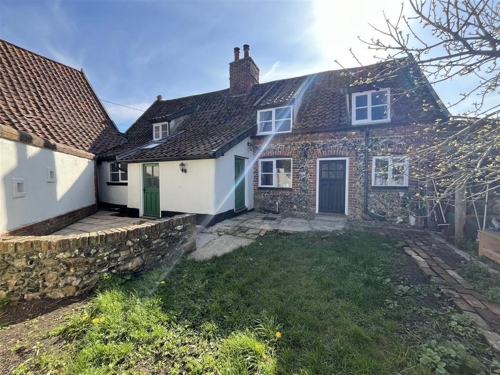 Shropham Road, Great Hockham 3 bed semi-detached house - £275,000