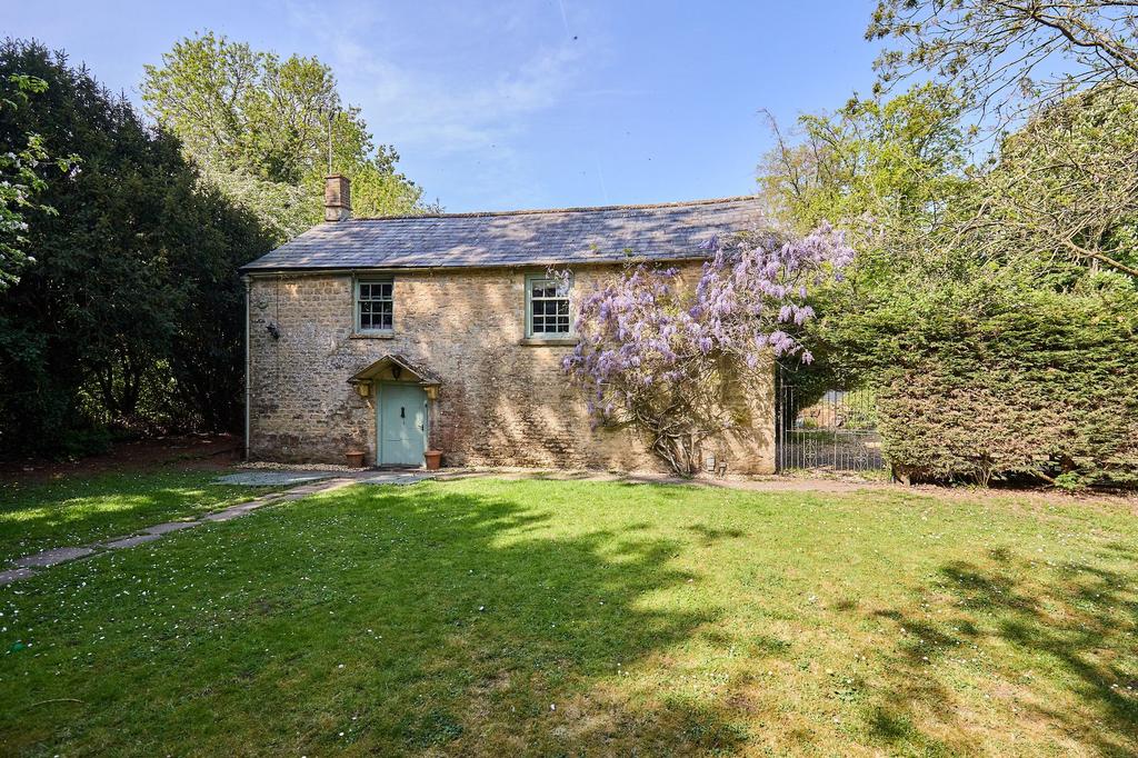 Station Road, Alvescot, OX18 3 bed detached house - £725,000