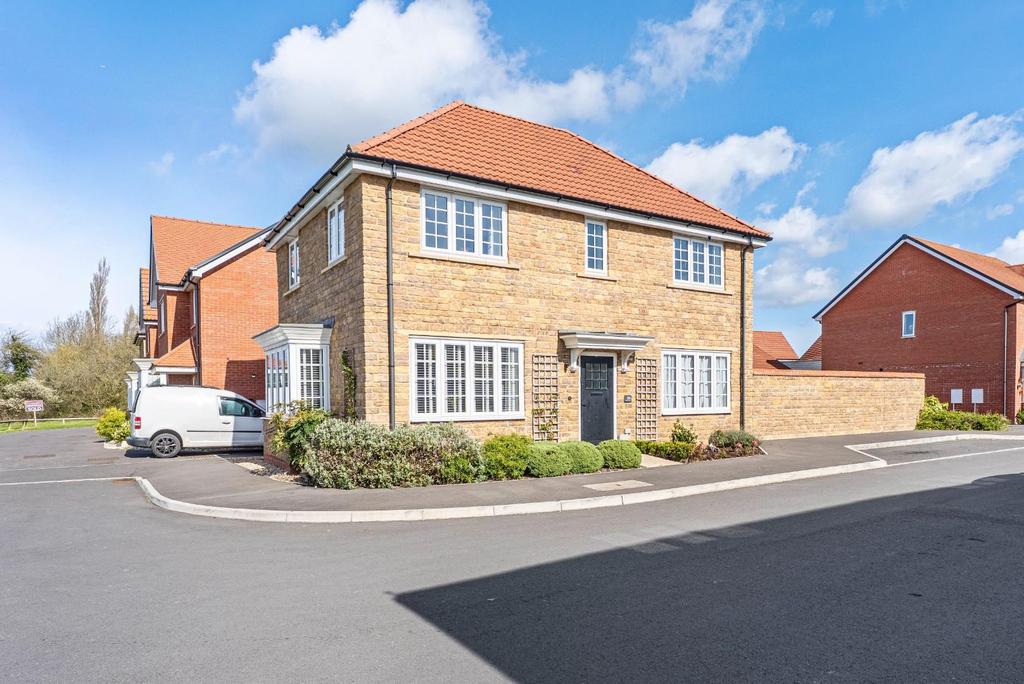 Modern family home in Yatton's... 4 bed detached house for sale - £485,000