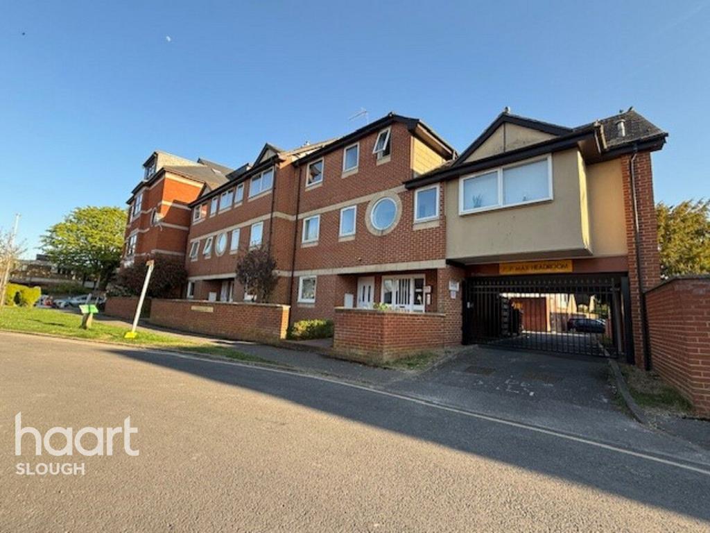 Grove Close, Slough 2 bed apartment - £270,000