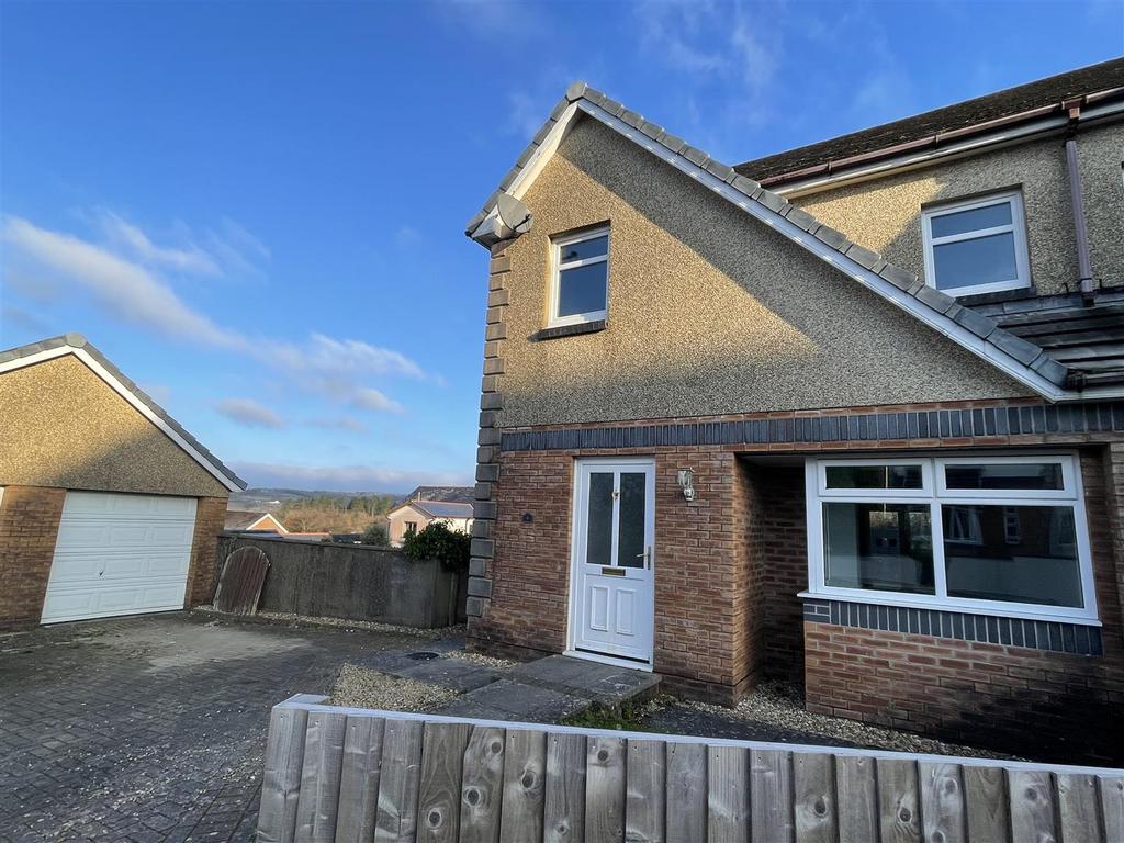 Llys Bethesda, Tumble, Llanelli 3 bed semi-detached house for sale - £ ...