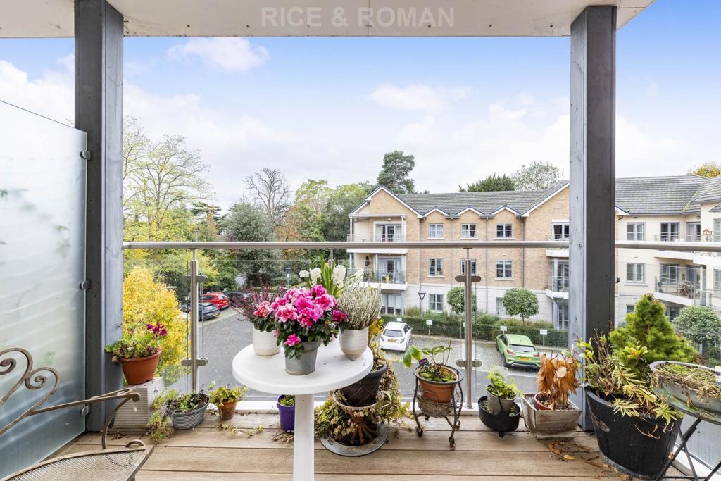 Oatlands Drive, Weybridge KT13 1 bed retirement property - £1,450 pcm ...