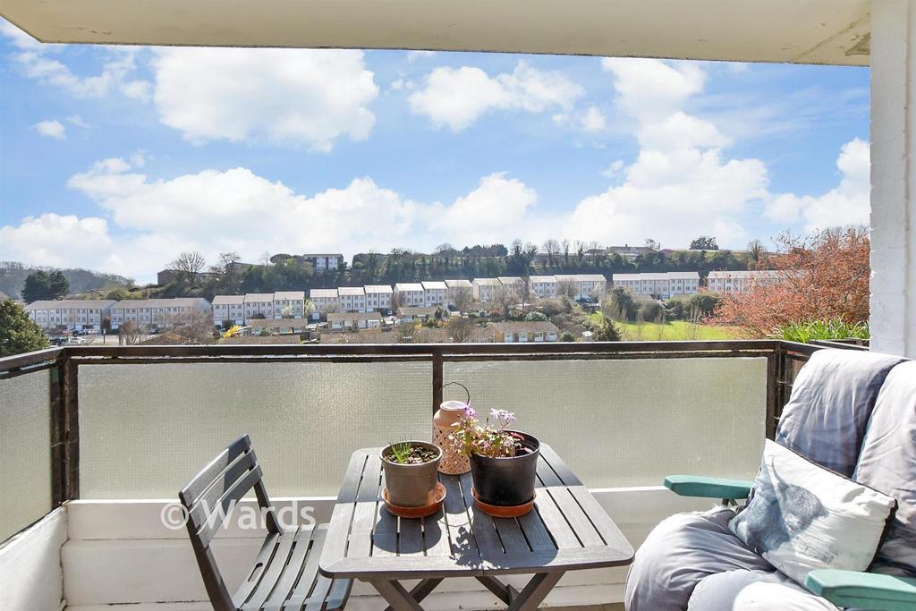 Collingwood Rise, Folkestone, Kent 2 bed ground floor flat for sale - £ ...