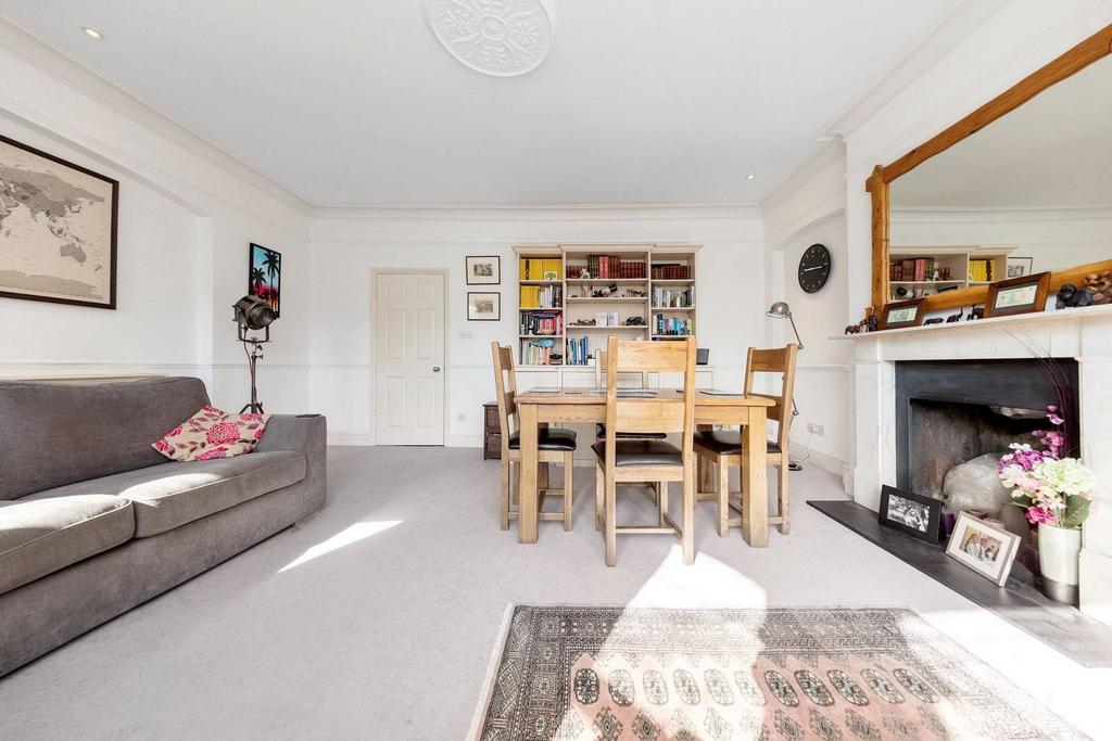 Ouseley Road, Balham, London, SW12 2 bed flat - £2,650 pcm (£612 pw)