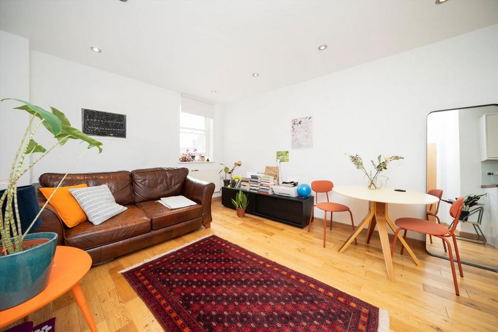 Roding Road, London E5 1 bed flat for sale - £350,000