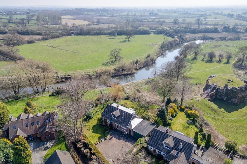 School Lane, Wrexham LL13 4 bed detached house for sale - £600,000