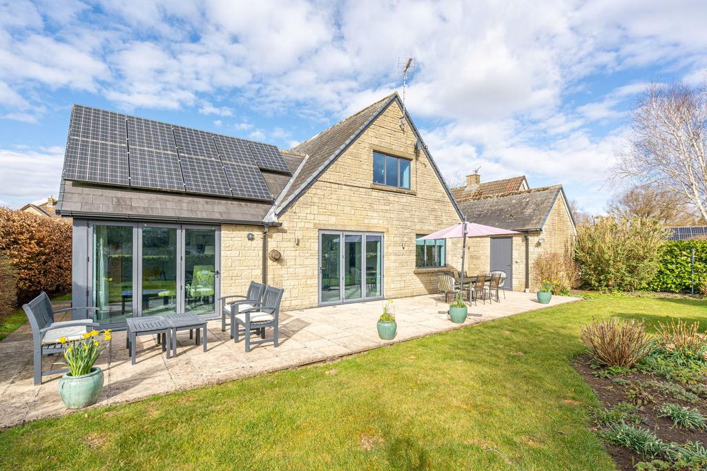 Littleton Drew 4 bed detached house for sale - £695,000