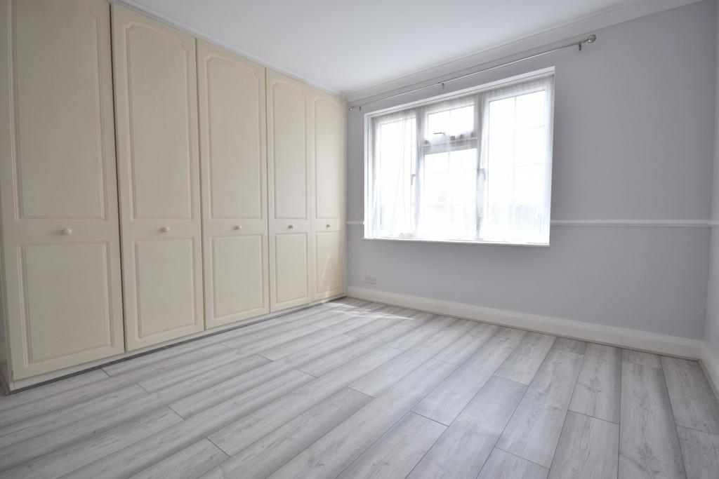 Perry Street Gardens Chislehurst BR7 2 bed flat to rent - £1,625 pcm (£375 pw)