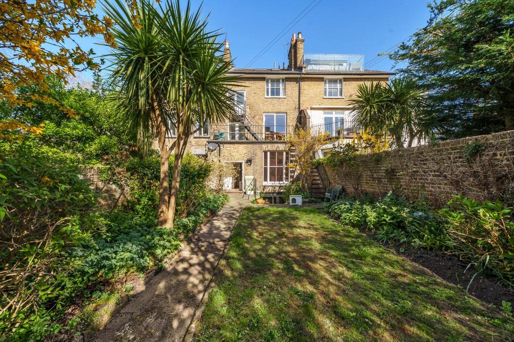 Battersea Rise, Battersea 2 bed flat for sale - £600,000