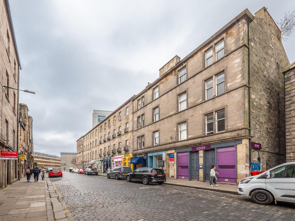 29/8 West Nicolson Street, Edinburgh... 3 bed flat for sale - £325,000