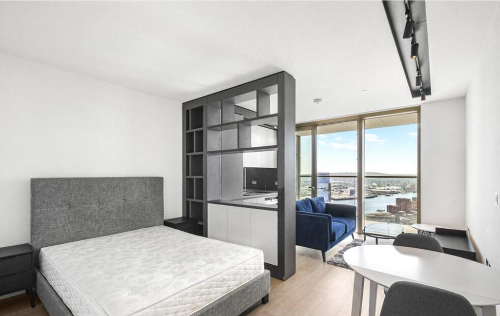Park Drive, London, E14 Studio - £2,686 pcm (£620 pw)