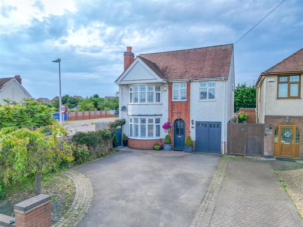 The Long Shoot, Nuneaton CV11 4 bed detached house for sale - £450,000