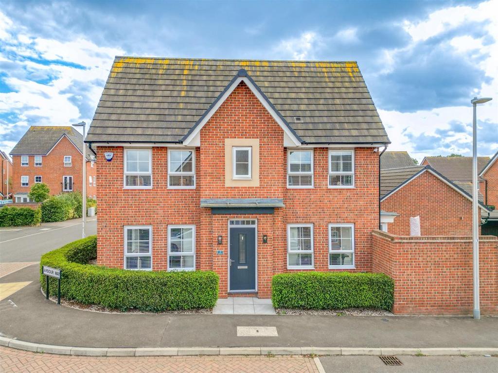 Arbour Way, Nuneaton CV10 3 bed detached house - £315,000