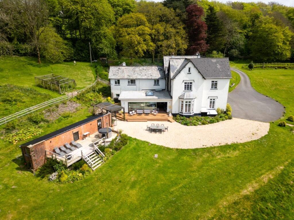 Bratton Fleming, EX31 9 bed detached house - £2,000,000