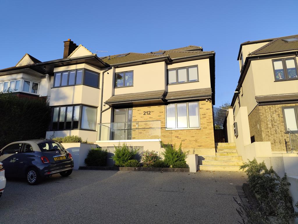 Hendon Way, London NW4 2 bed flat to rent - £1,950 pcm (£450 pw)