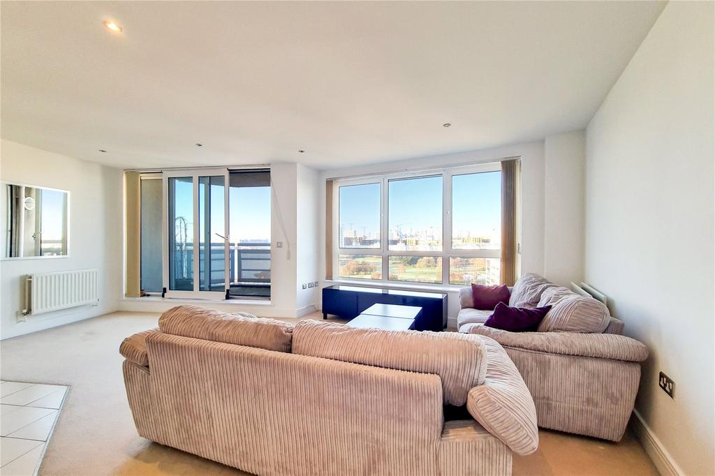 Wards Wharf Approach, Tradewinds 2 bed flat to rent - £2,150 pcm (£496 pw)