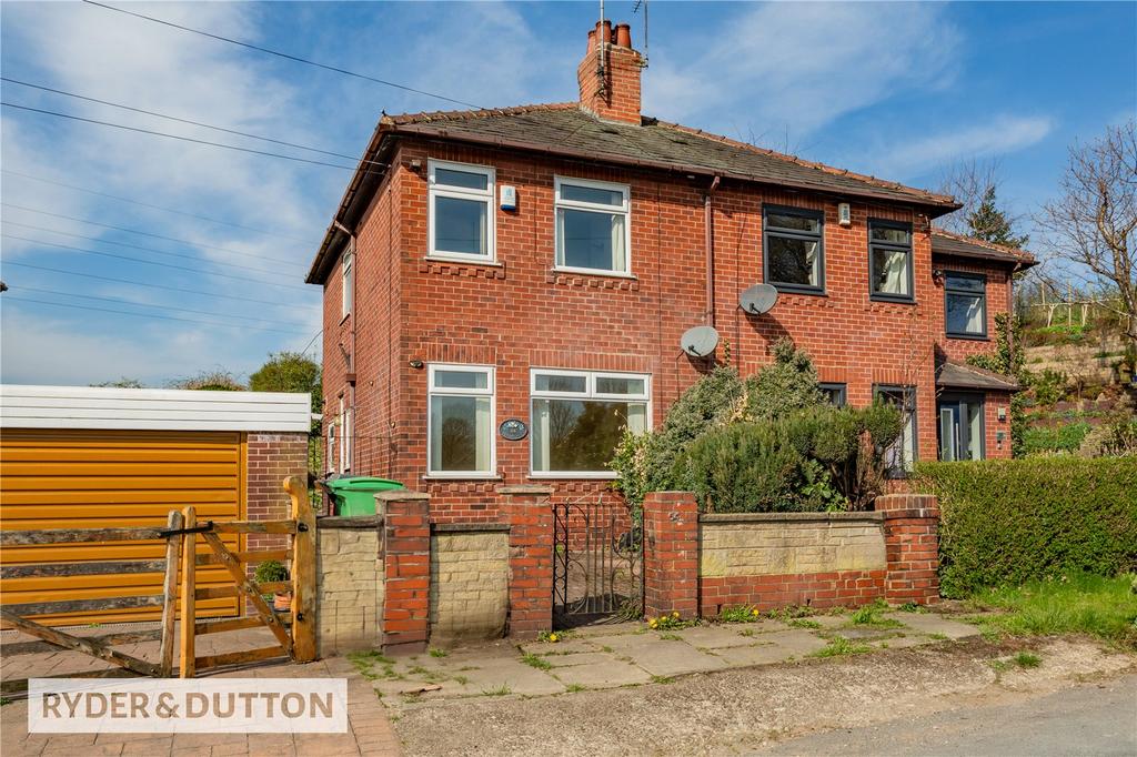 Chadderton Fold, Chadderton, Oldham... 2 bed semi-detached house for ...