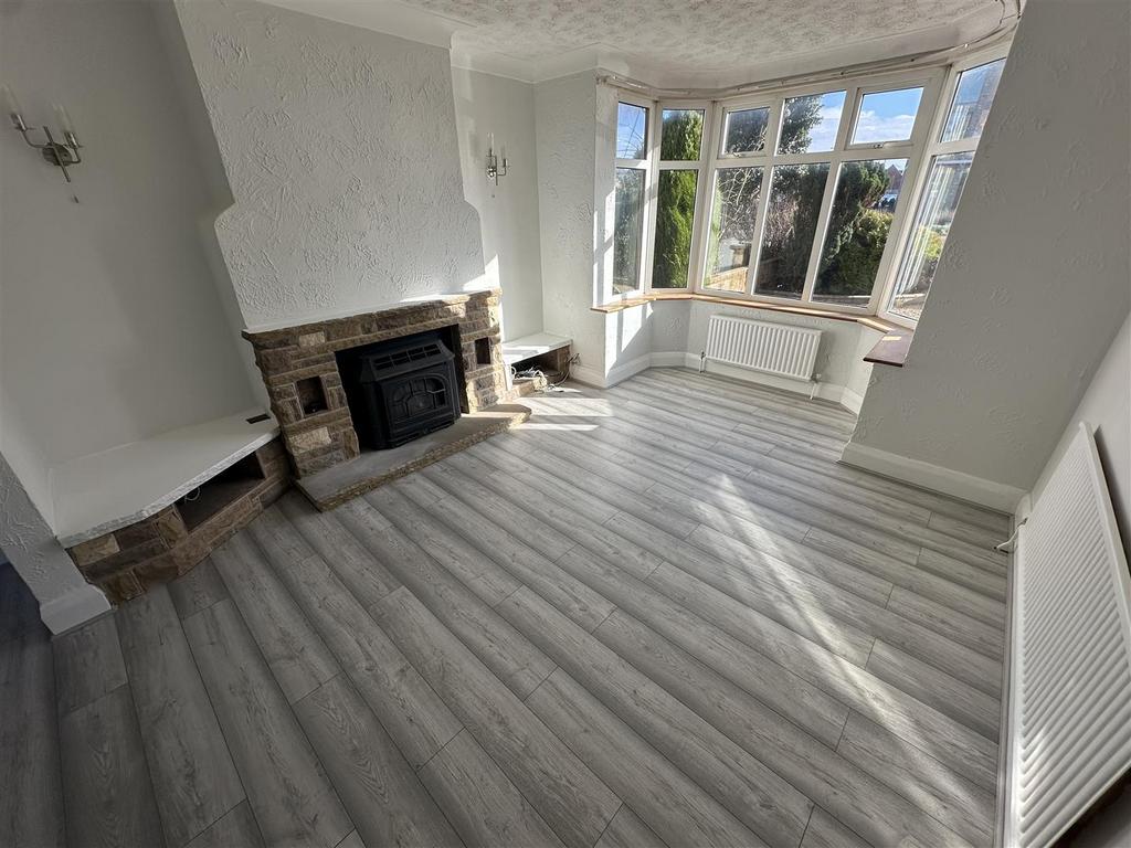 Barnfield Avenue, Luton 3 bed semi-detached house to rent - £1,700 pcm ...