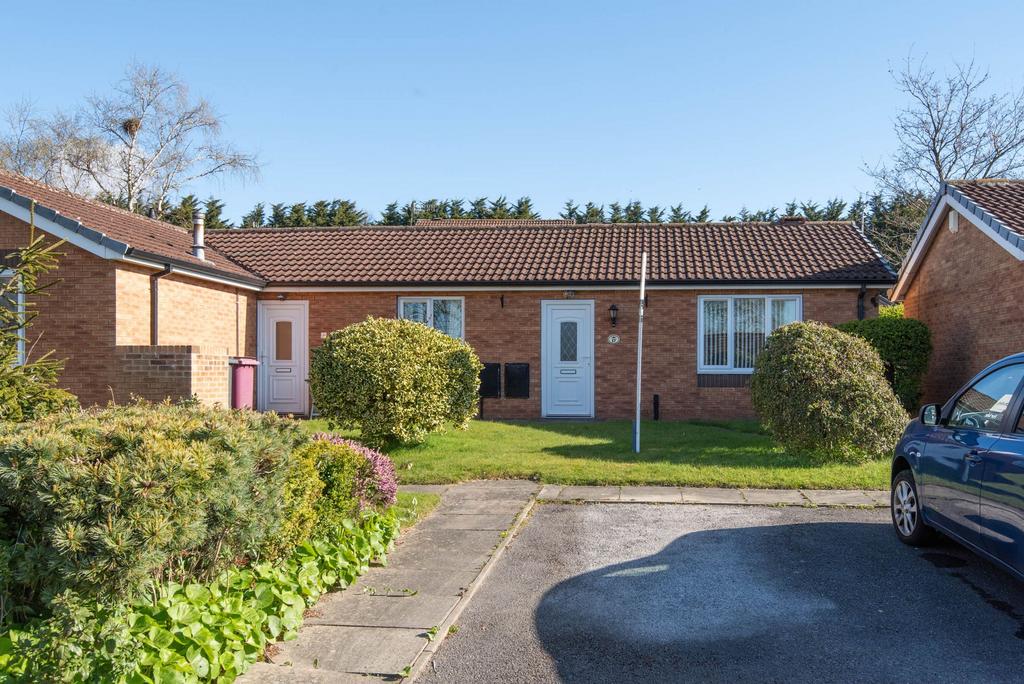 Ullswater Park, Dronfield S18 2 bed semi-detached bungalow for sale - £ ...