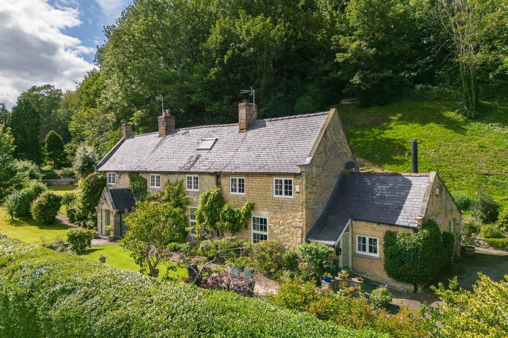 The Manor House, Oswaldkirk, York 4 bed detached house - £950,000