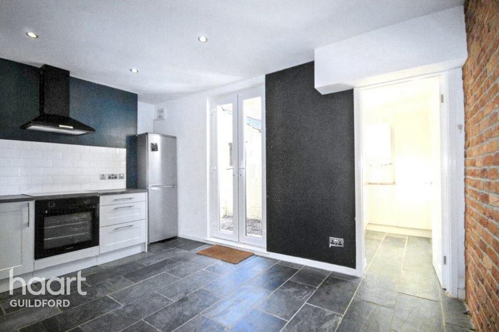Walnut Tree Close, Guildford 2 bed terraced house for sale - £450,000