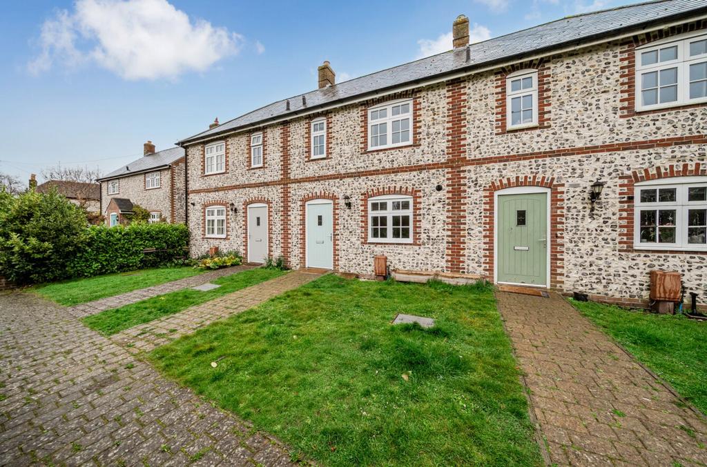 Tangmere Road, Tangmere, PO20 3 bed terraced house - £379,995