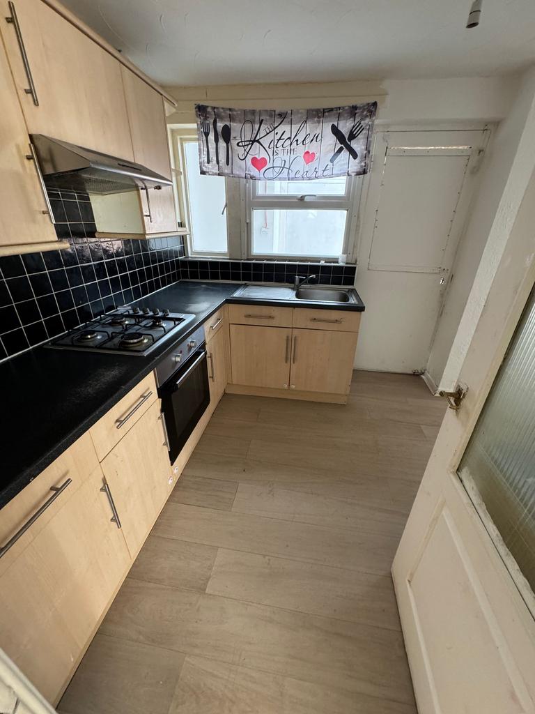 Falstones, Basildon SS15 3 bed terraced house - £1,800 pcm (£415 pw)