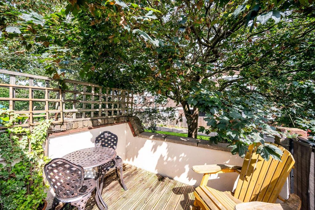 Senrab Street, Stepney, London, E1 2 bed flat for sale - £775,000