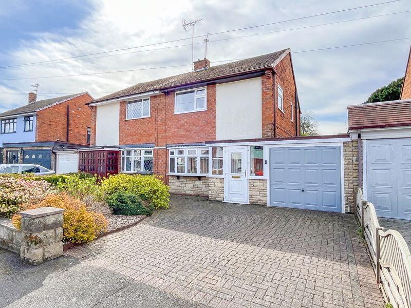 Farmbrook Avenue, Wolverhampton 3 bed semi-detached house - £239,950