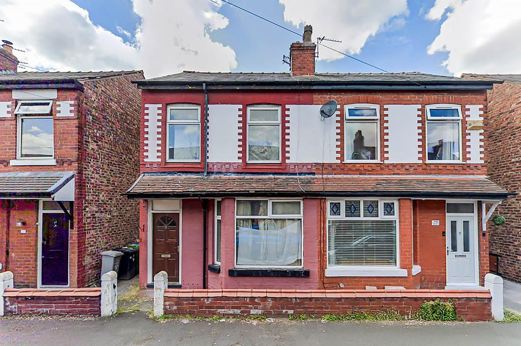Link Avenue, Urmston, Manchester, M41 2 bed semi-detached house - £240,000
