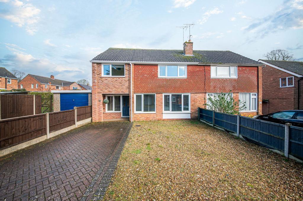 Arden Close, Market Harborough LE16 4 bed semi-detached house for sale ...