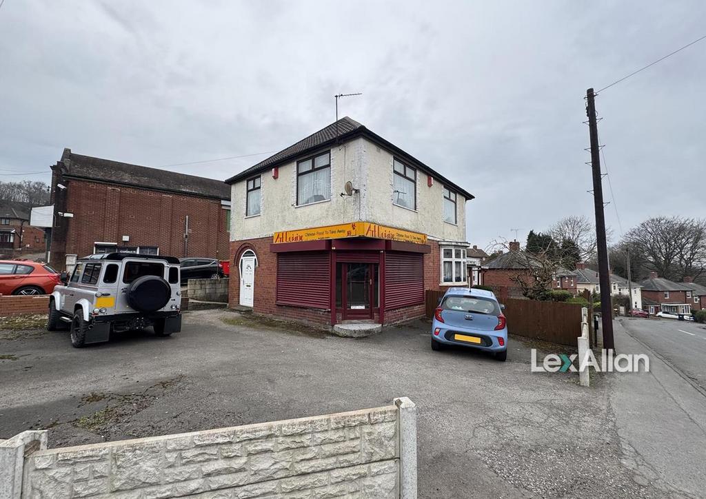 Wynall Lane, Stourbridge 3 bed detached house for sale - £180,000