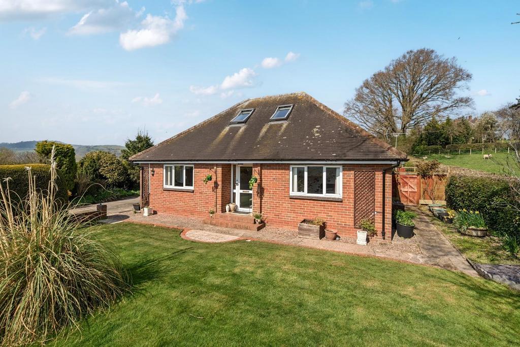 Marton, Welshpool 4 bed detached bungalow for sale - £400,000