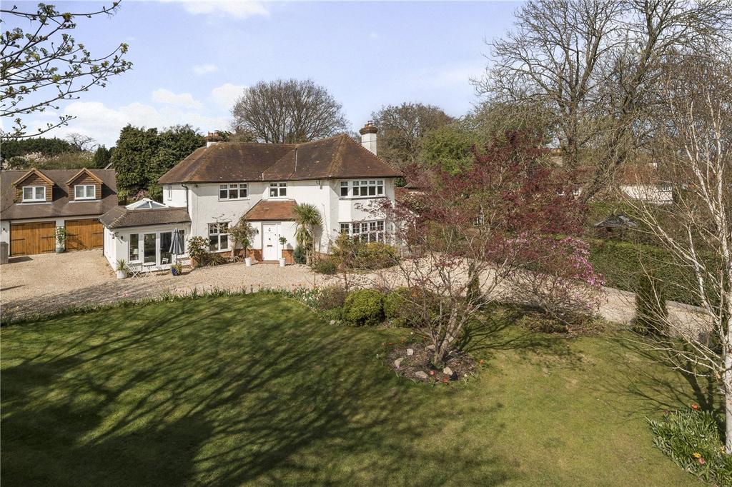 Highlands Road, Farnham, Surrey, GU9 4 bed detached house for sale - £ ...