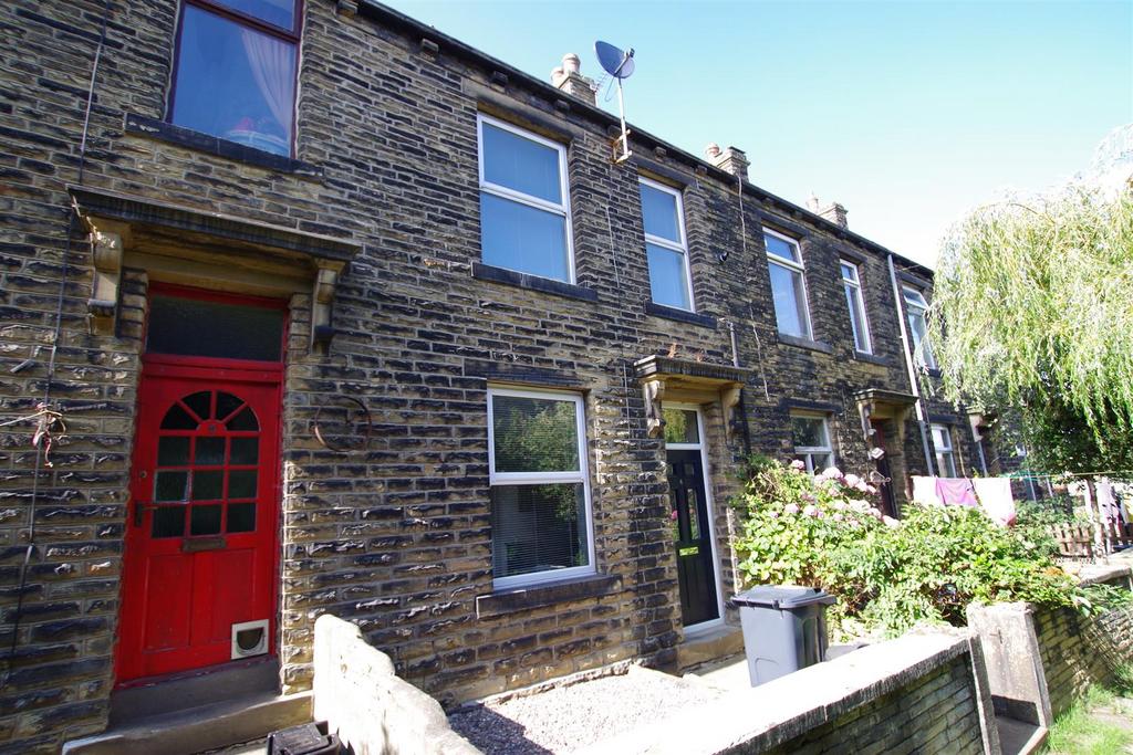 Stansfield Place, Idle 2 bed terraced house - £750 pcm (£173 pw)
