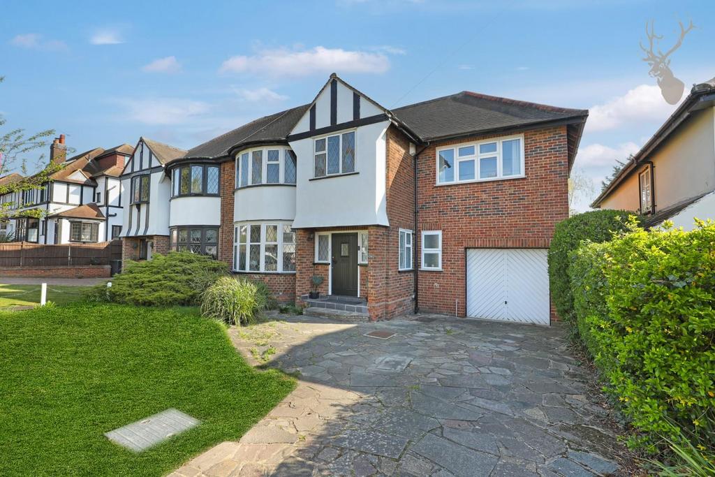 Grange Crescent, Chigwell IG7 4 bed semi-detached house to rent - £ ...