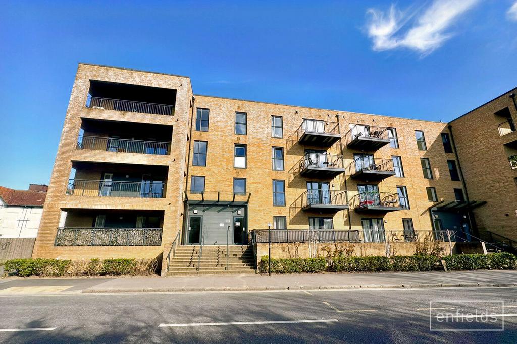Southampton SO14 2 bed apartment - £215,000
