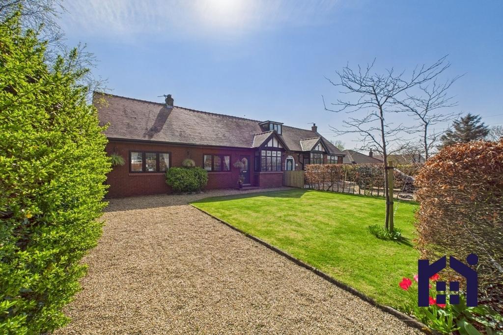 Blackgate Lane, Tarleton, PR4 6UU 3 bed semi-detached house - £425,000