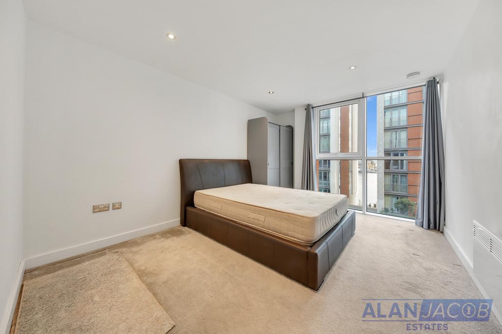 Flat 32, London E16 1 bed apartment - £1,900 pcm (£438 pw)