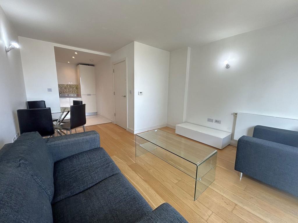 Vantage Building, Station Approach... 1 bed apartment for sale - £300,000
