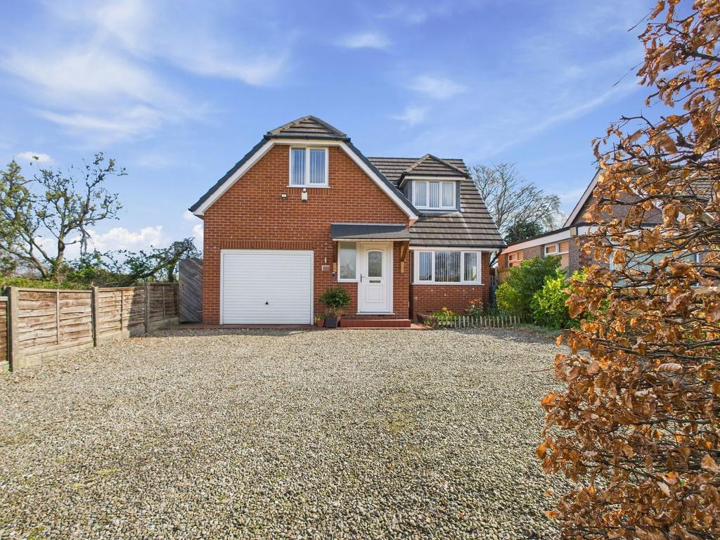 Red Cat Lane, Burscough, L40 0RE 4 bed detached house for sale - £399,950