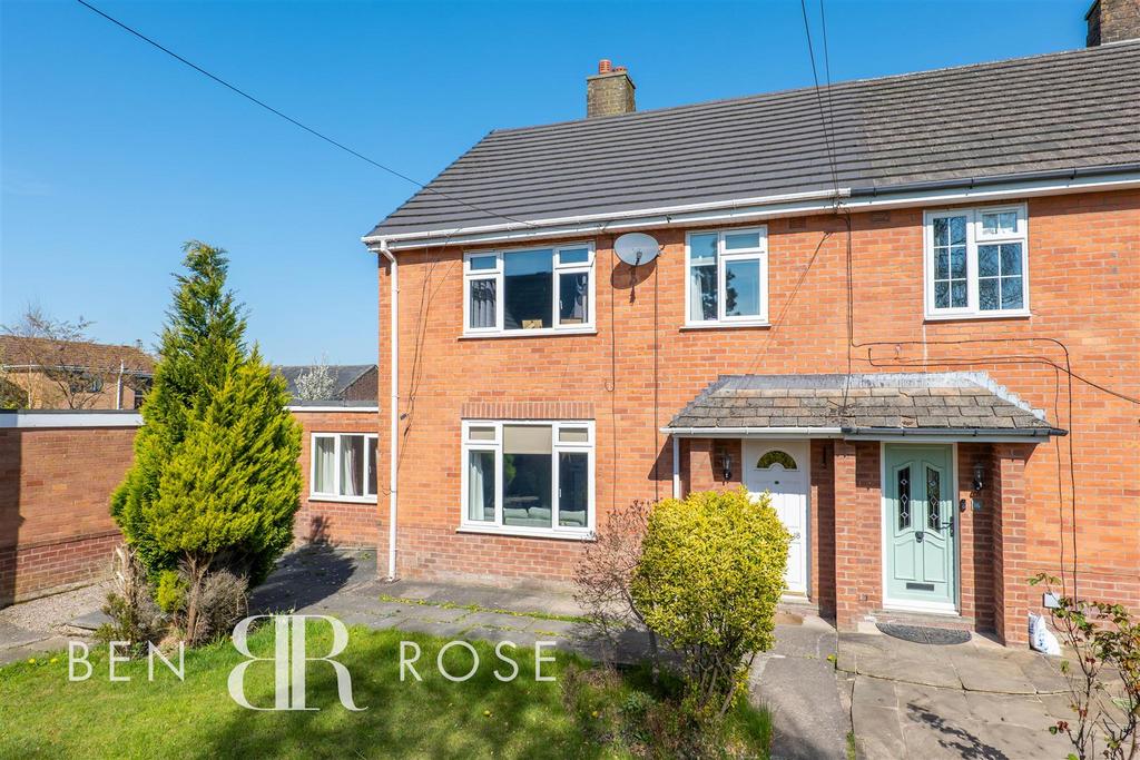 Barnside, Euxton, Chorley 3 bed semi-detached house for sale - £209,995