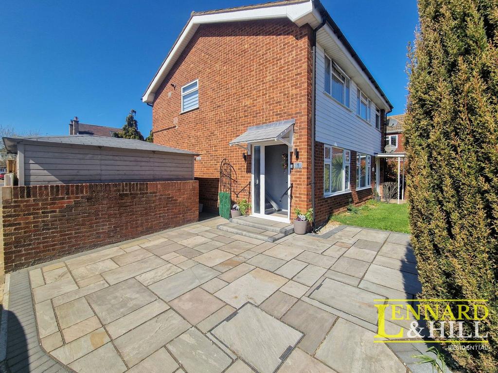 The Griffens, Grays RM16 2 bed maisonette - £310,000