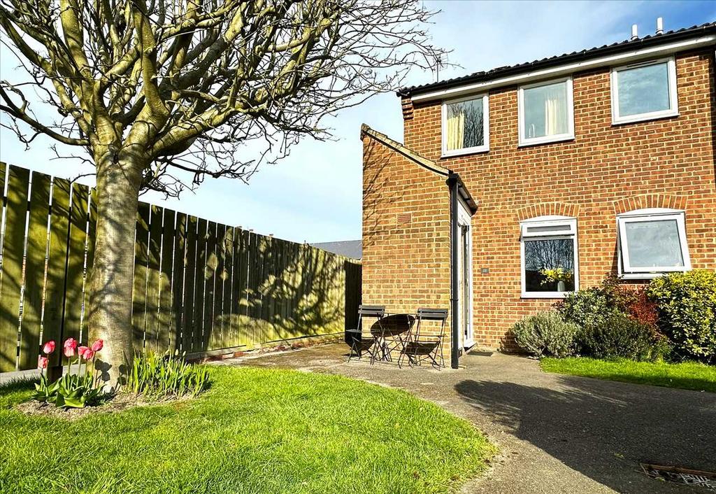 South Crescent Court, Filey 1 bed apartment - £125,000