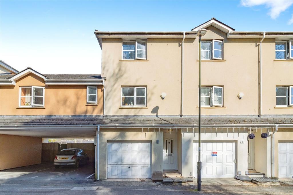 Parkfield Road, Torquay, Devon, TQ1 3 bed terraced house - £160,000